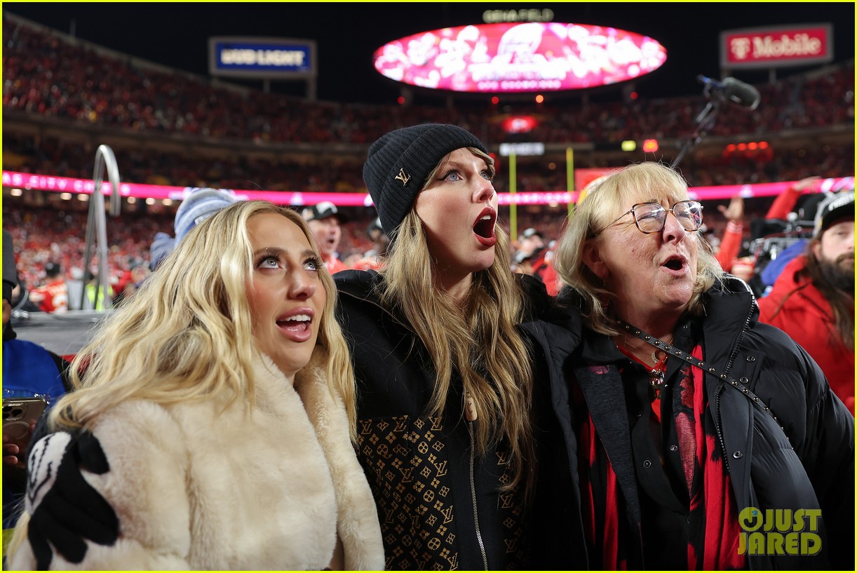 Taylor Swift's Post-Game Chat with Brittany Mahomes Goes Viral, Singer ...