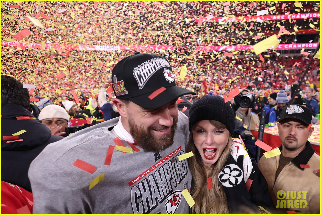 Taylor Swift Kisses Travis Kelce On Field After Kansas City Chiefs Win AFC Championship!: Photo ...