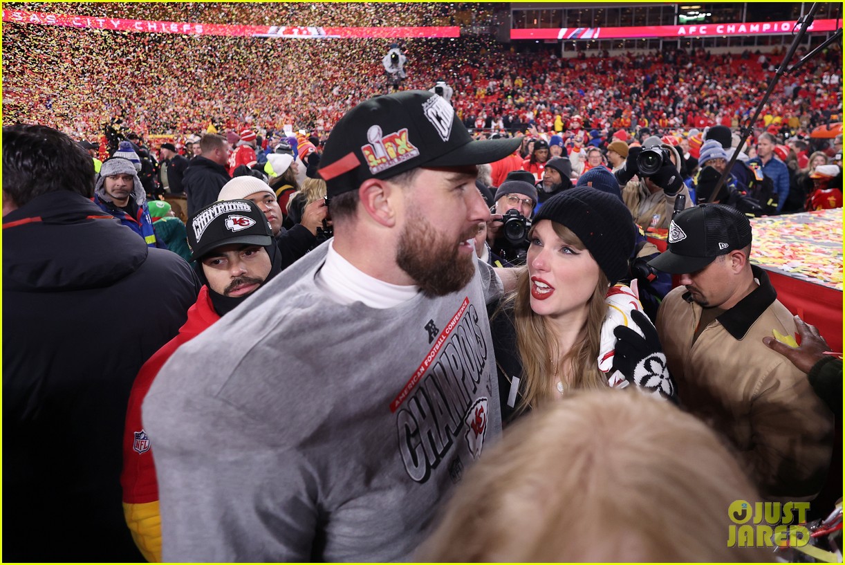 Taylor Swift Kisses Travis Kelce On Field After Kansas City Chiefs Win AFC Championship!: Photo ...