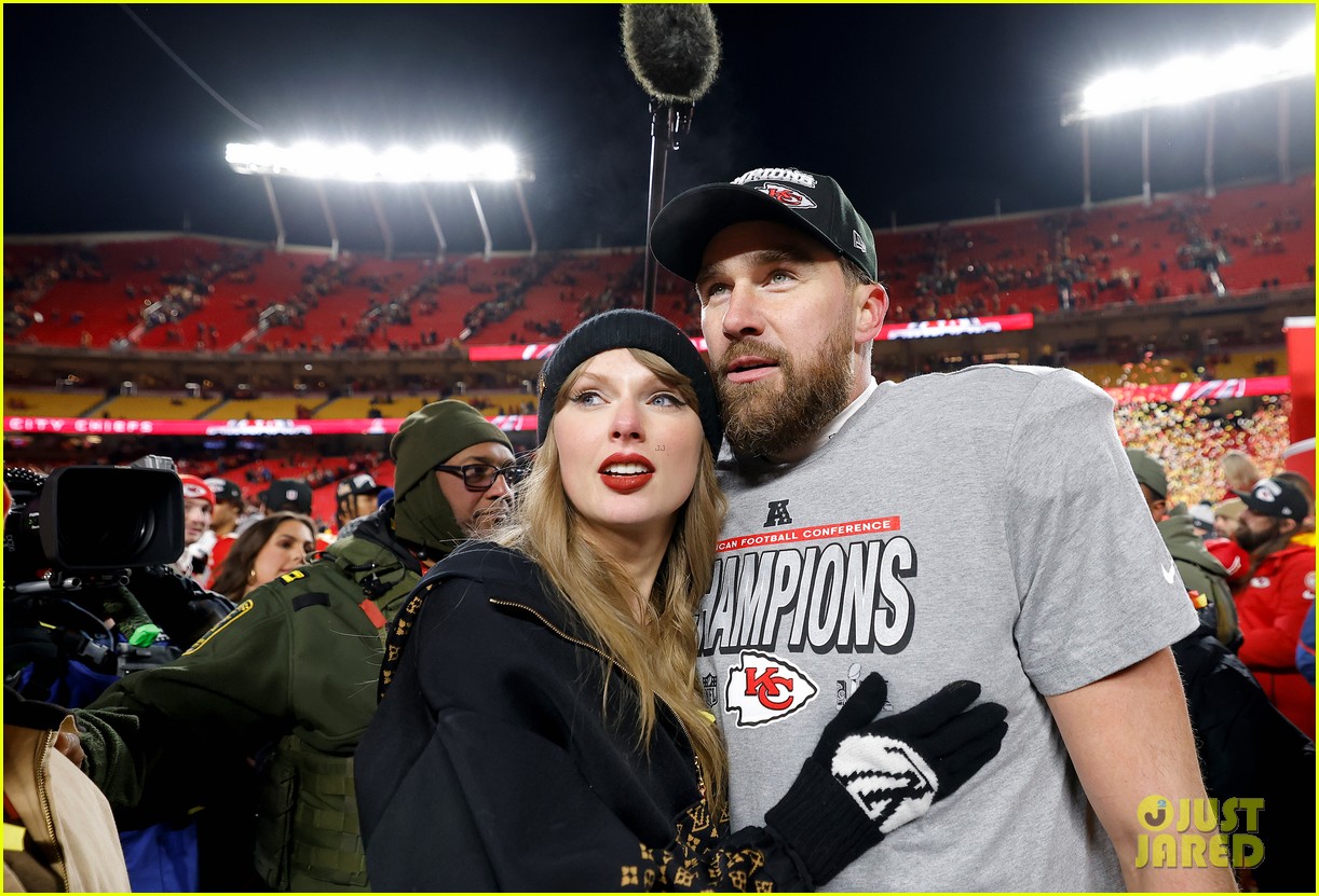 Taylor Swift Kisses Travis Kelce On Field After Kansas City Chiefs Win AFC Championship!: Photo ...