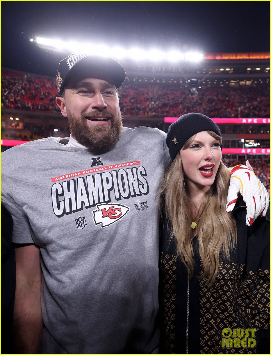 Taylor Swift Kisses Travis Kelce On Field After Kansas City Chiefs Win AFC Championship!: Photo ...