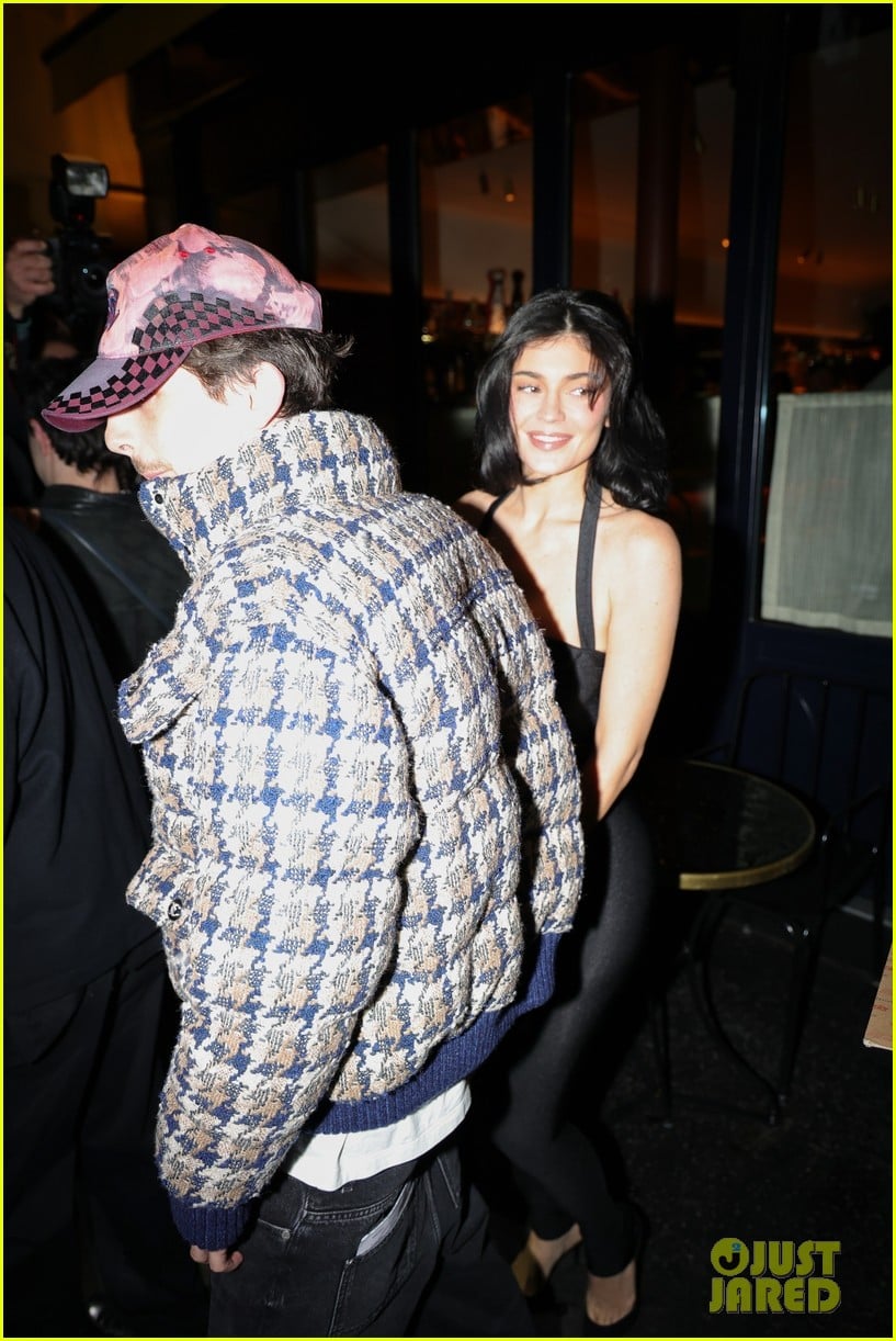 Timothee Chalamet Gets Girlfriend Kylie Jenner's Support at 'A Complete ...
