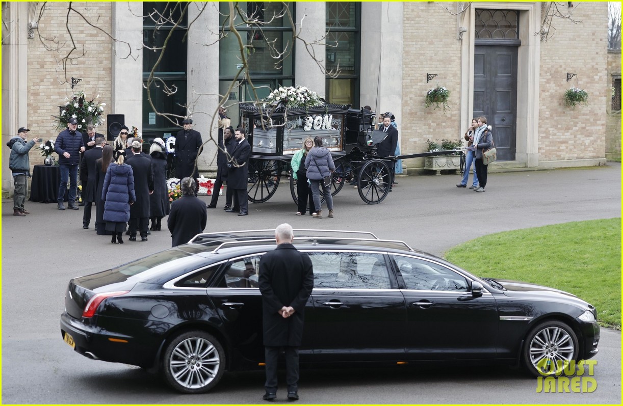 Tom Hardy, Pierce Brosnan & Helen Mirren Film Funeral Scene For New Guy ...