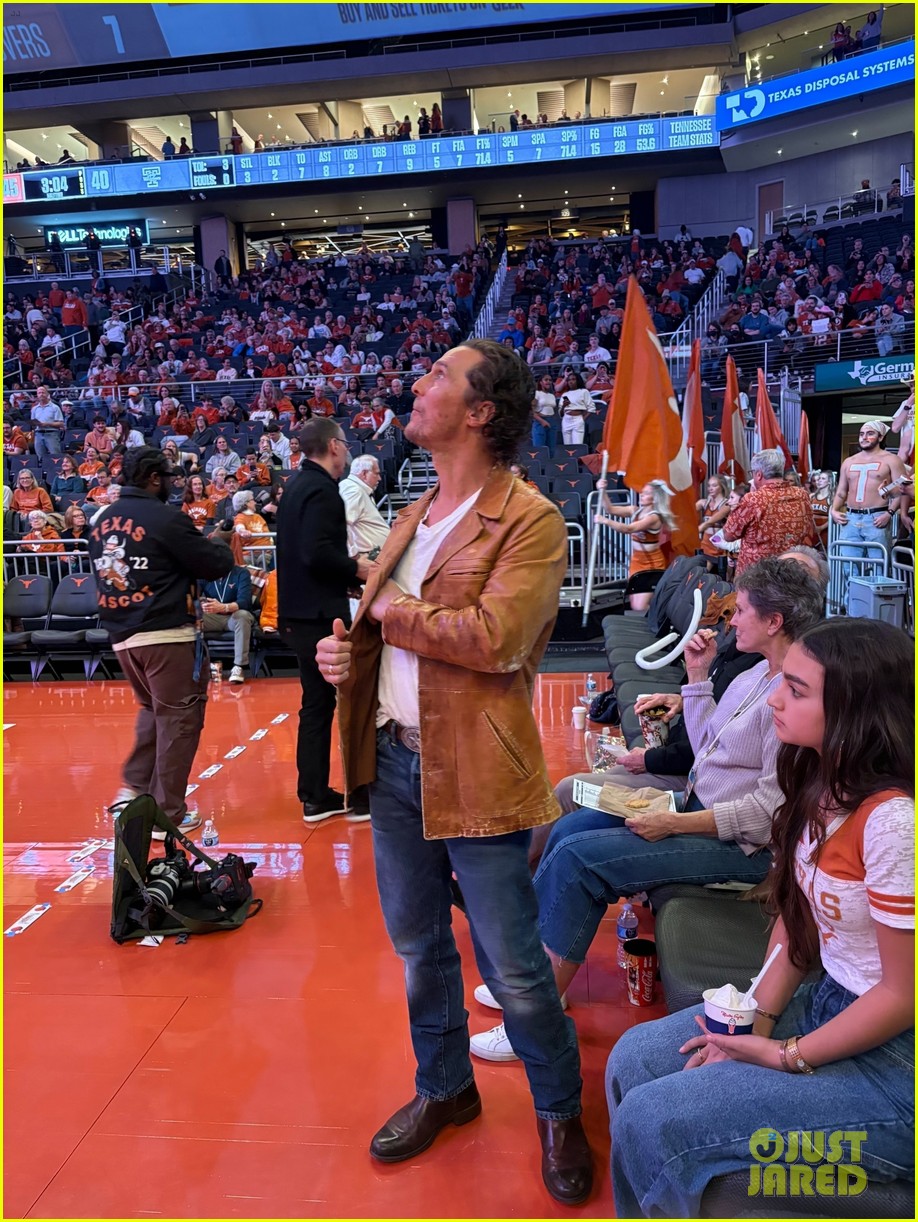 Matthew McConaughey's Daughter Vida, 15, Looks Just Like Mom Camila ...