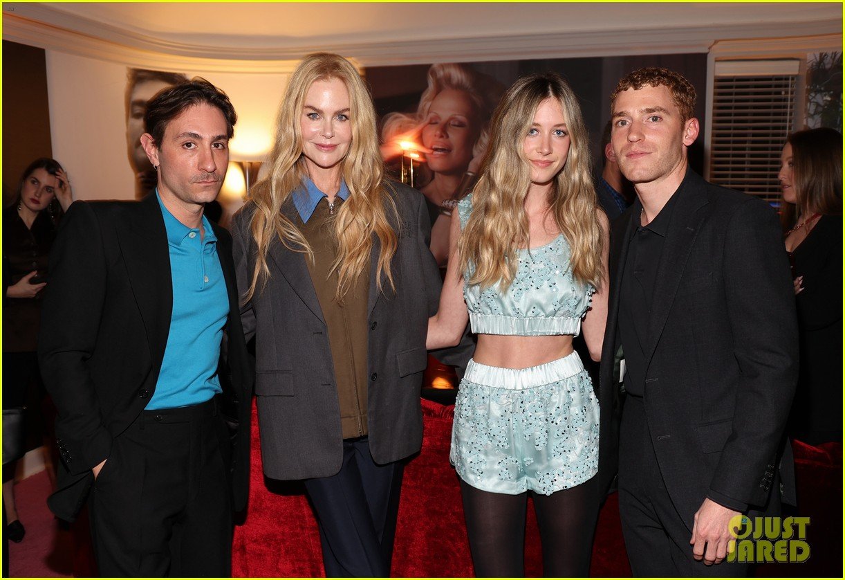 Photo: w magazine party inside look pre golden globes 10 | Photo ...