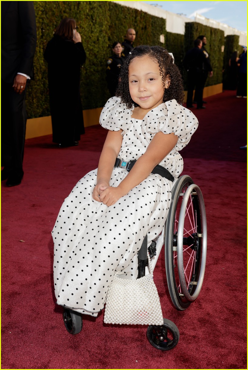 Michelle Yeoh, Jeff Goldblum & More 'Wicked' Stars Attend Golden Globes ...