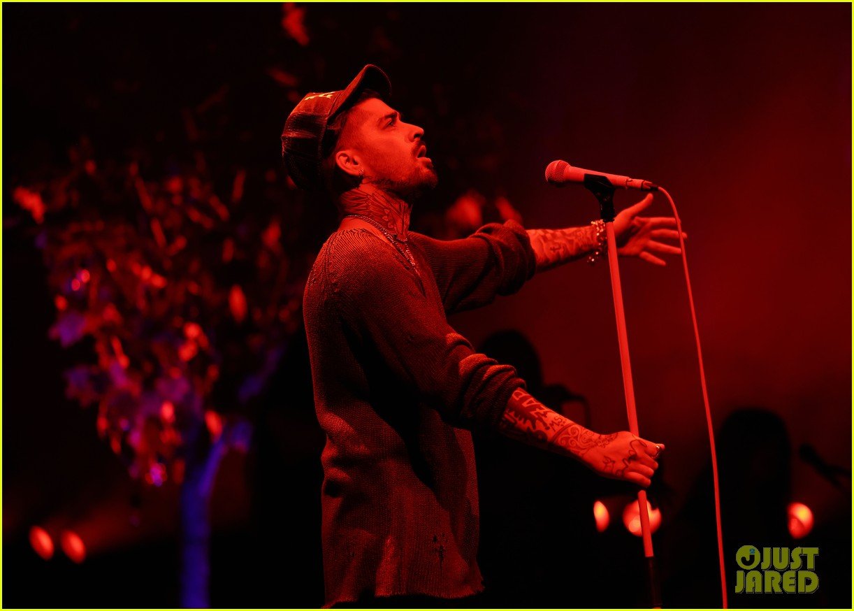 Zayn Malik Kicks Off U.S. Tour 2025 - Set List Revealed, Plus How to ...