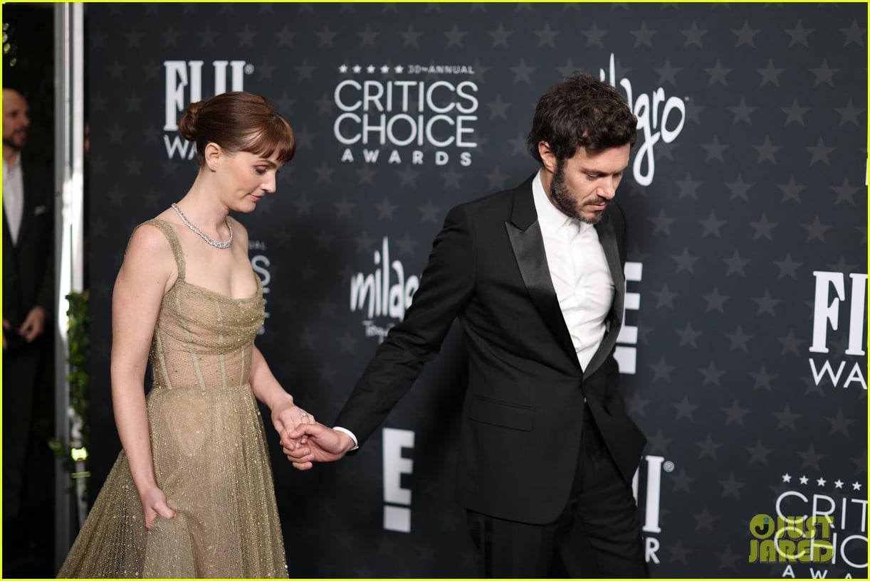 Winner Adam Brody Moves Leighton Meester to Tears With His Acceptance ...
