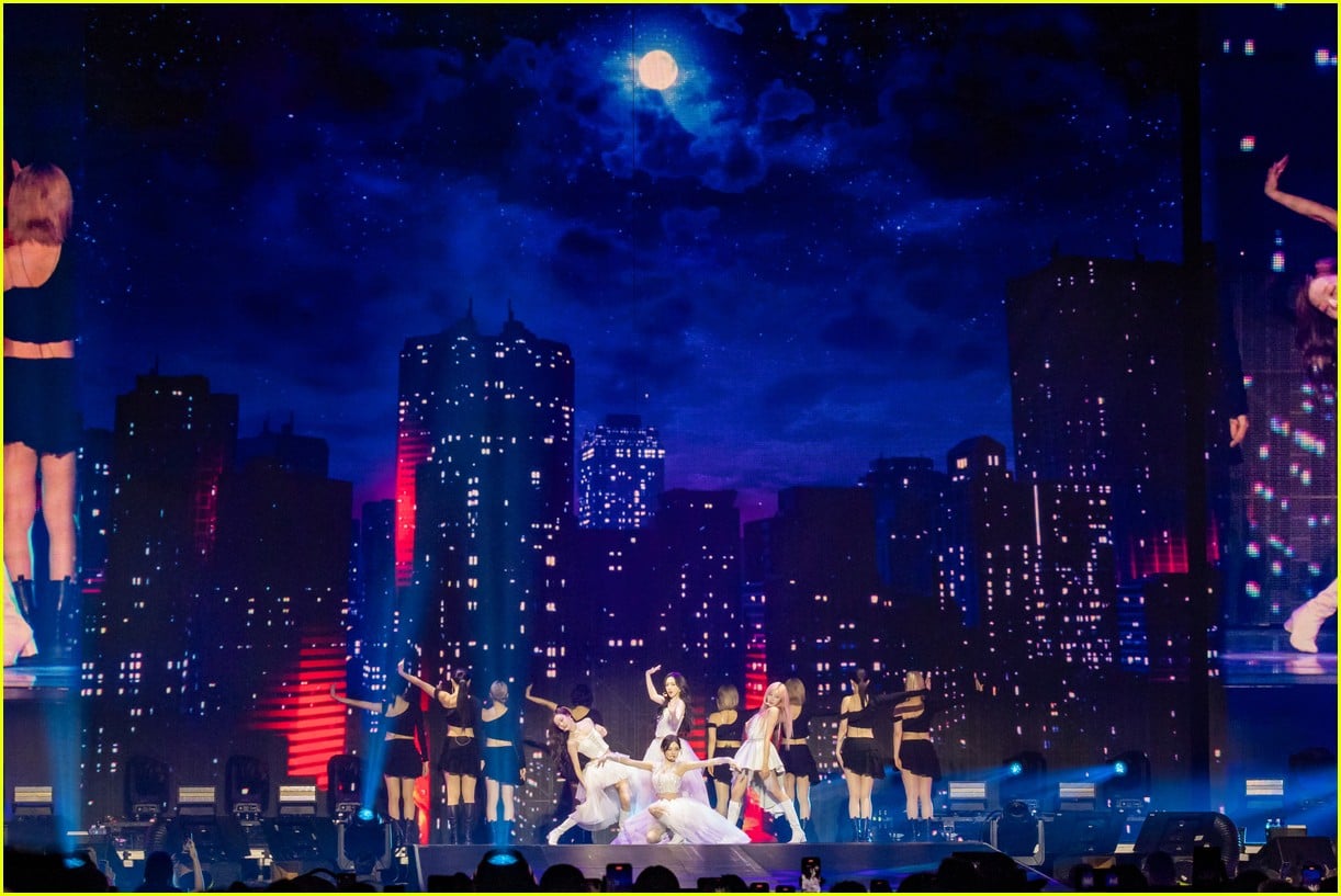 aespa Performs 'Live Tour - Synk: Parallel Line' 2025 Concert in New ...