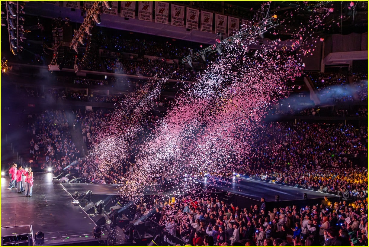 aespa Performs 'Live Tour - Synk: Parallel Line' 2025 Concert in New ...