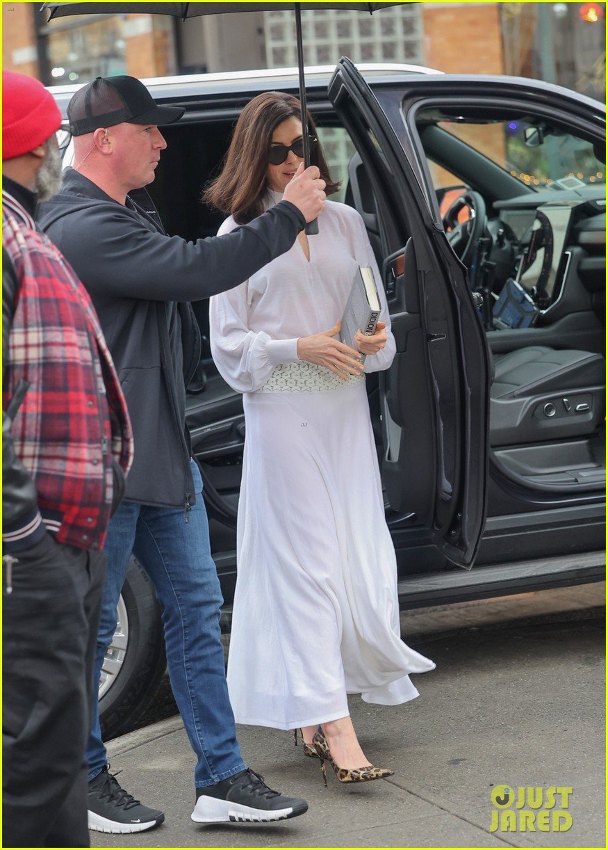 Anne Hathaway & Josh Hartnett Begin Filming 'Verity,' Based on Colleen Hoover's Novel - See ...