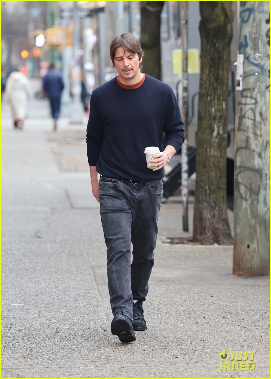 Anne Hathaway & Josh Hartnett Begin Filming 'Verity,' Based on Colleen Hoover's Novel - See ...