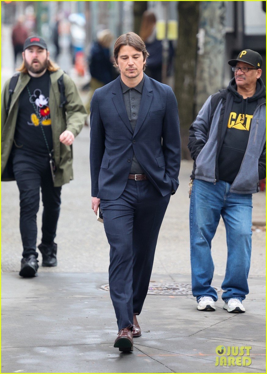 Anne Hathaway & Josh Hartnett Begin Filming 'Verity,' Based on Colleen Hoover's Novel - See ...