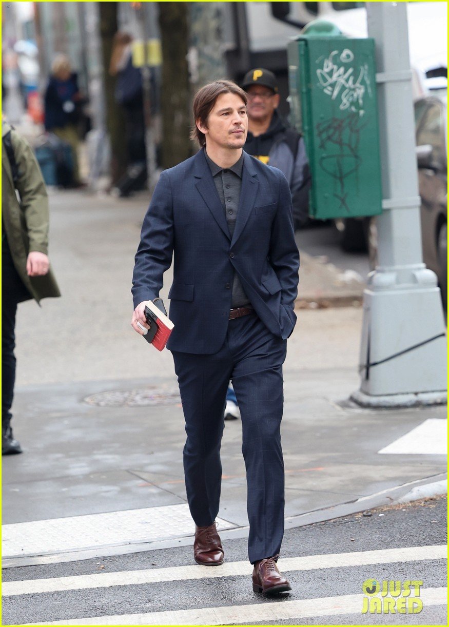 Anne Hathaway & Josh Hartnett Begin Filming 'Verity,' Based on Colleen Hoover's Novel - See ...