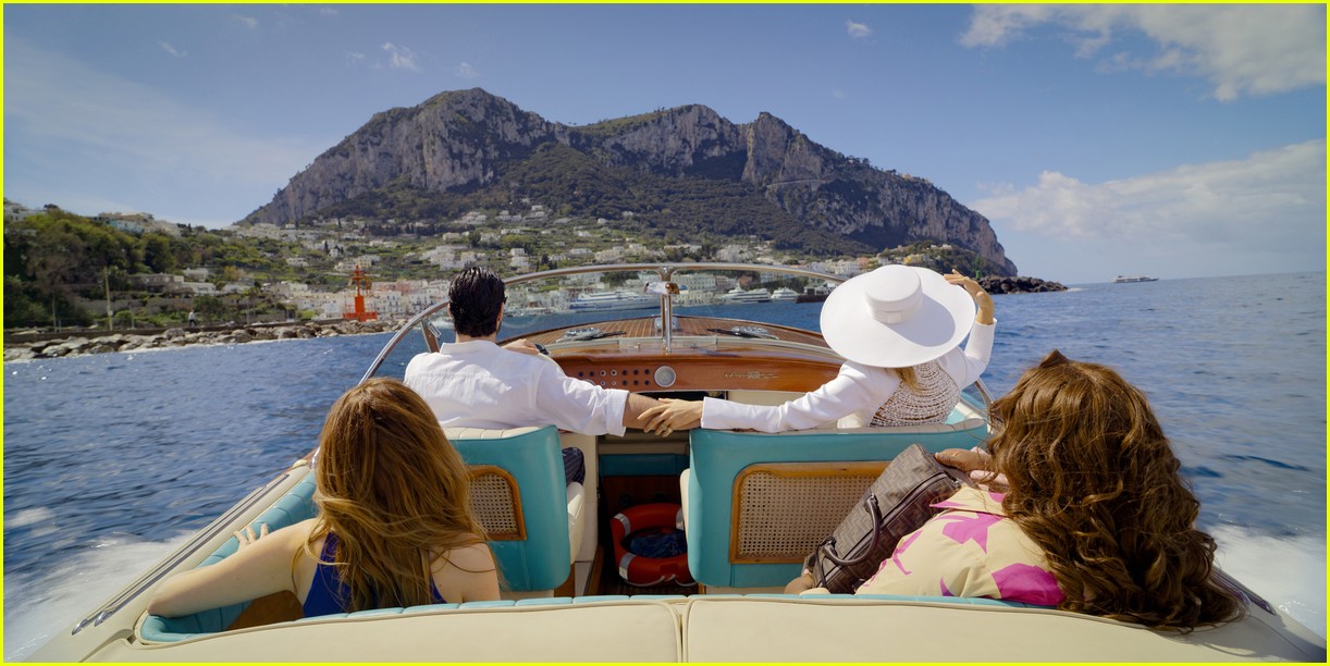 'A Simple Favor 2' First Look Trailer & Photos Feature Blake Lively ...