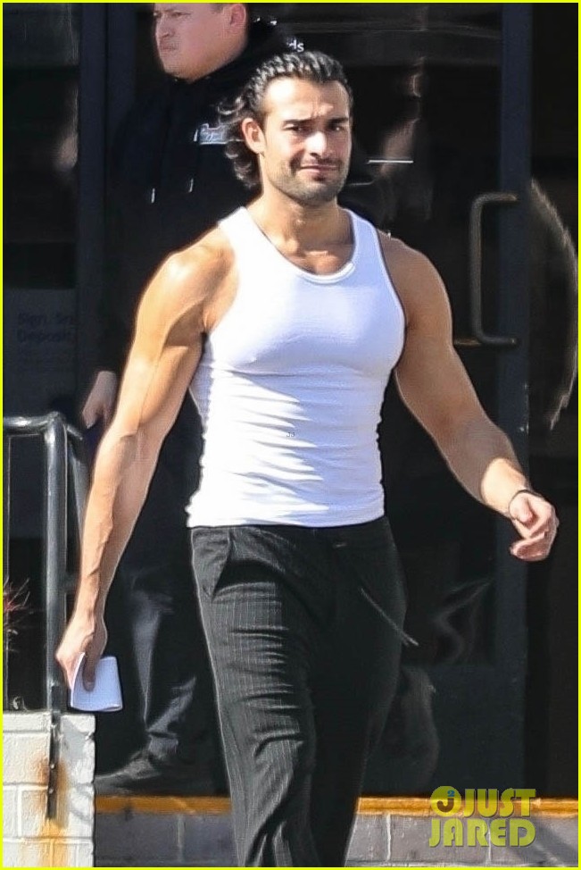 'Traitors' Star Sam Asghari Looks Buff During an ATM Stop in L.A ...