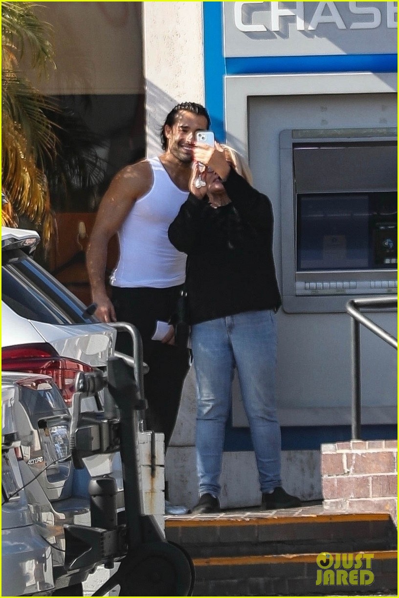 'Traitors' Star Sam Asghari Looks Buff During an ATM Stop in L.A ...