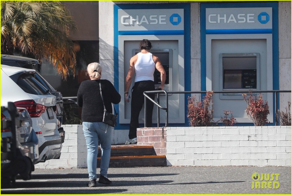 'Traitors' Star Sam Asghari Looks Buff During an ATM Stop in L.A ...