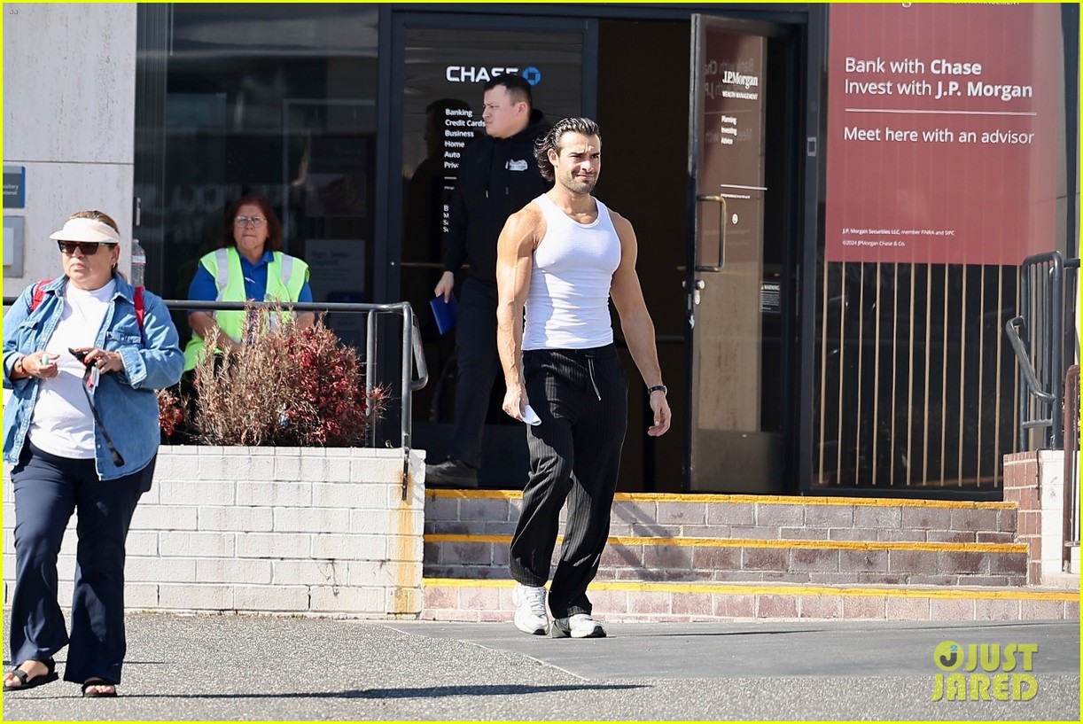 'Traitors' Star Sam Asghari Looks Buff During an ATM Stop in L.A ...