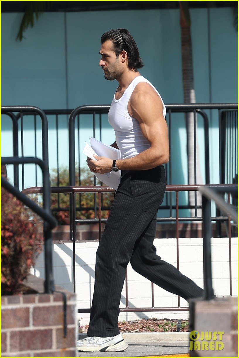 'Traitors' Star Sam Asghari Looks Buff During an ATM Stop in L.A ...