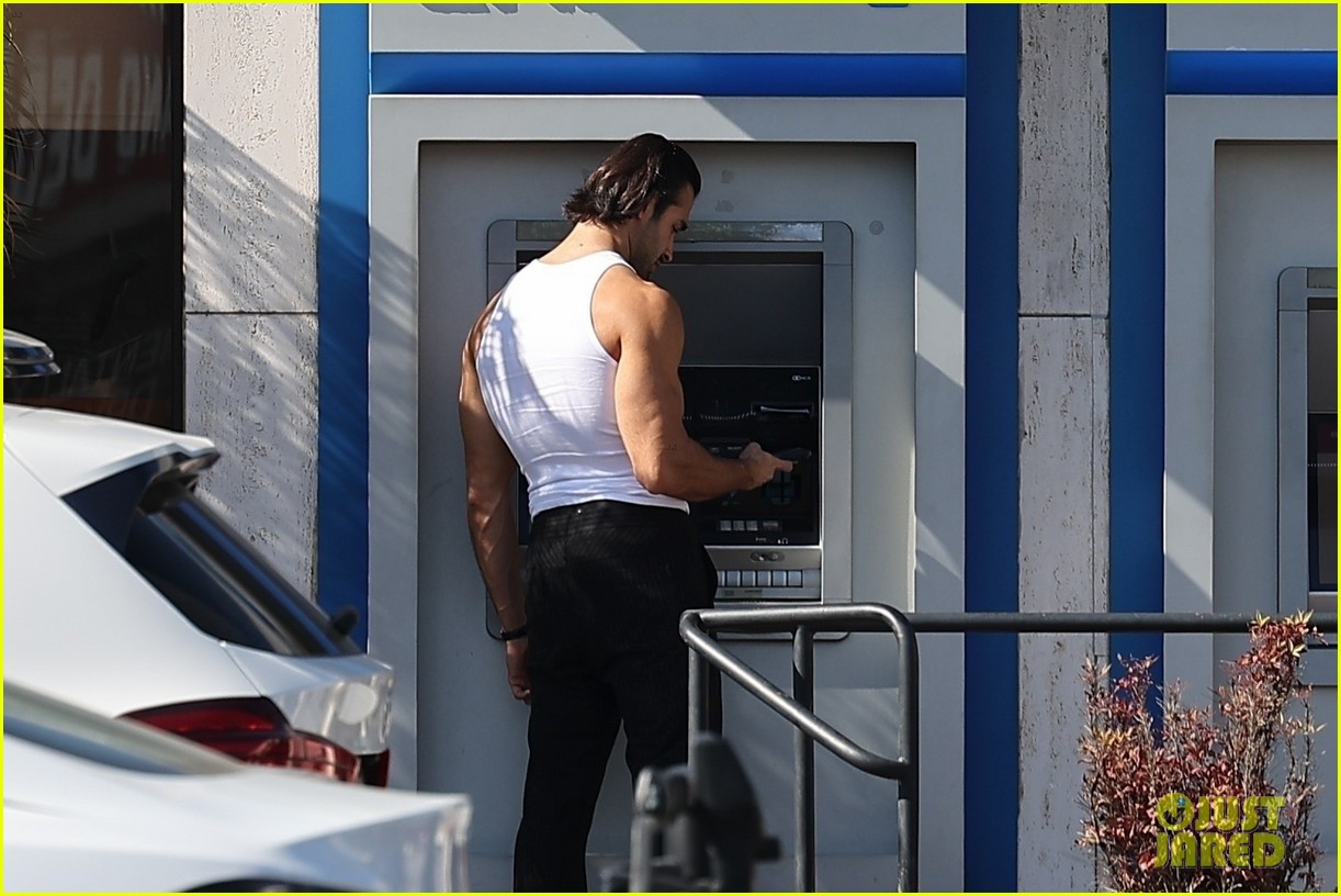'Traitors' Star Sam Asghari Looks Buff During an ATM Stop in L.A ...