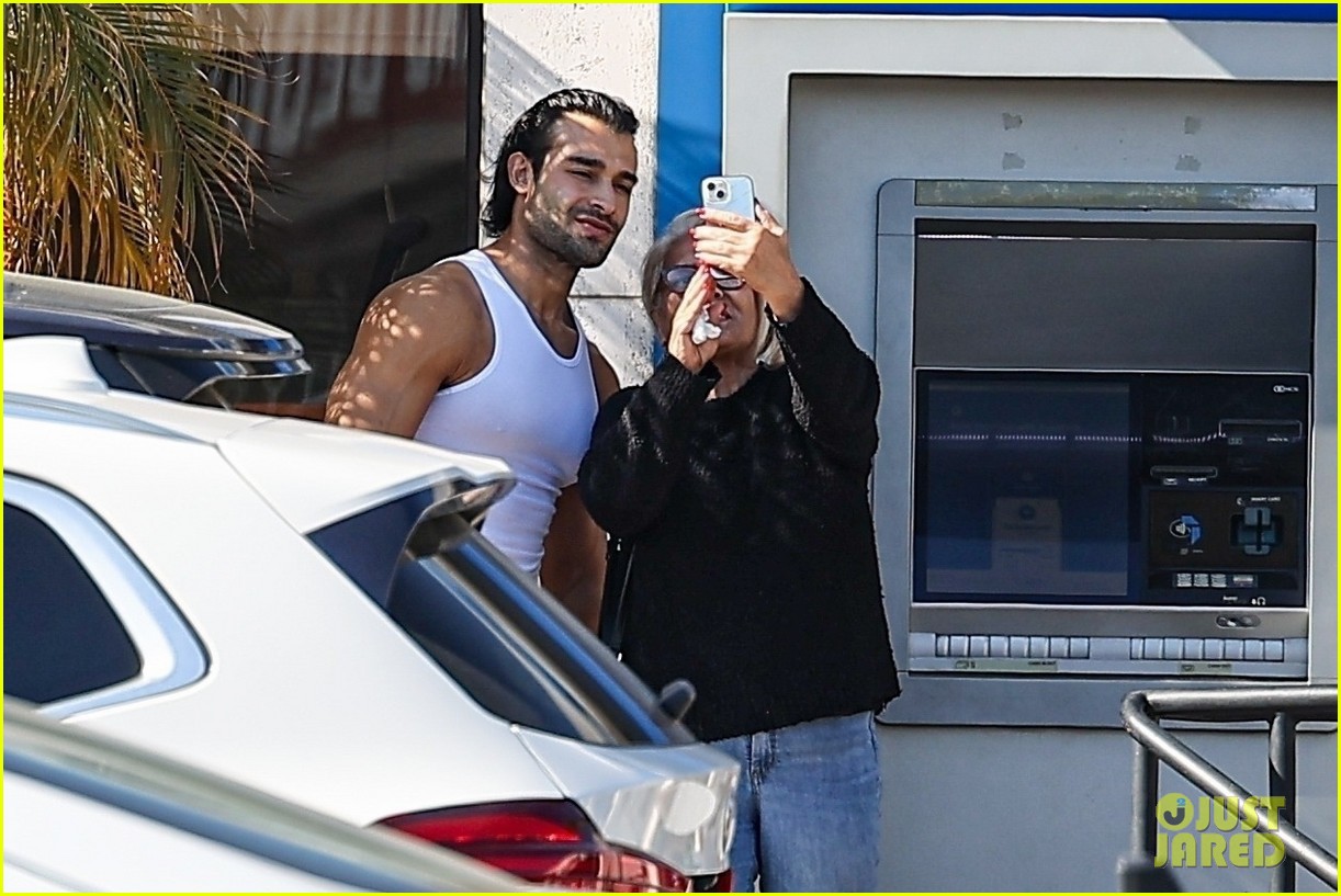 'Traitors' Star Sam Asghari Looks Buff During an ATM Stop in L.A ...