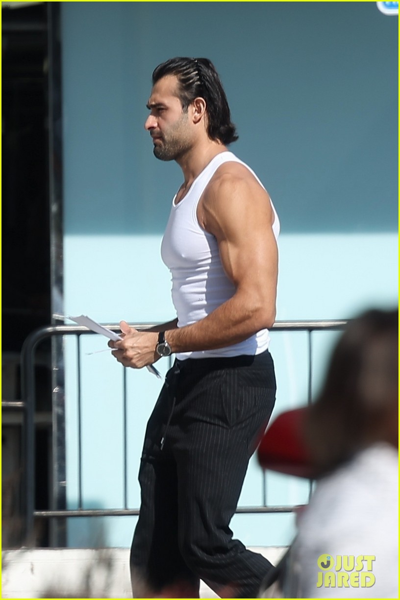 'Traitors' Star Sam Asghari Looks Buff During an ATM Stop in L.A ...
