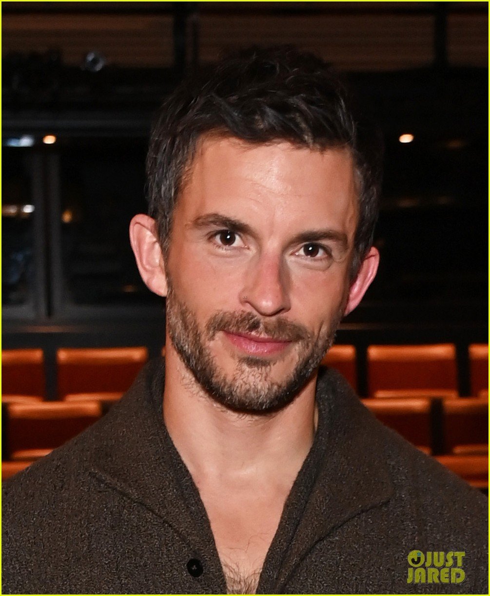 Photo: jonathan bailey richard ii opening 03 | Photo 5127738 | Just Jared: Entertainment News