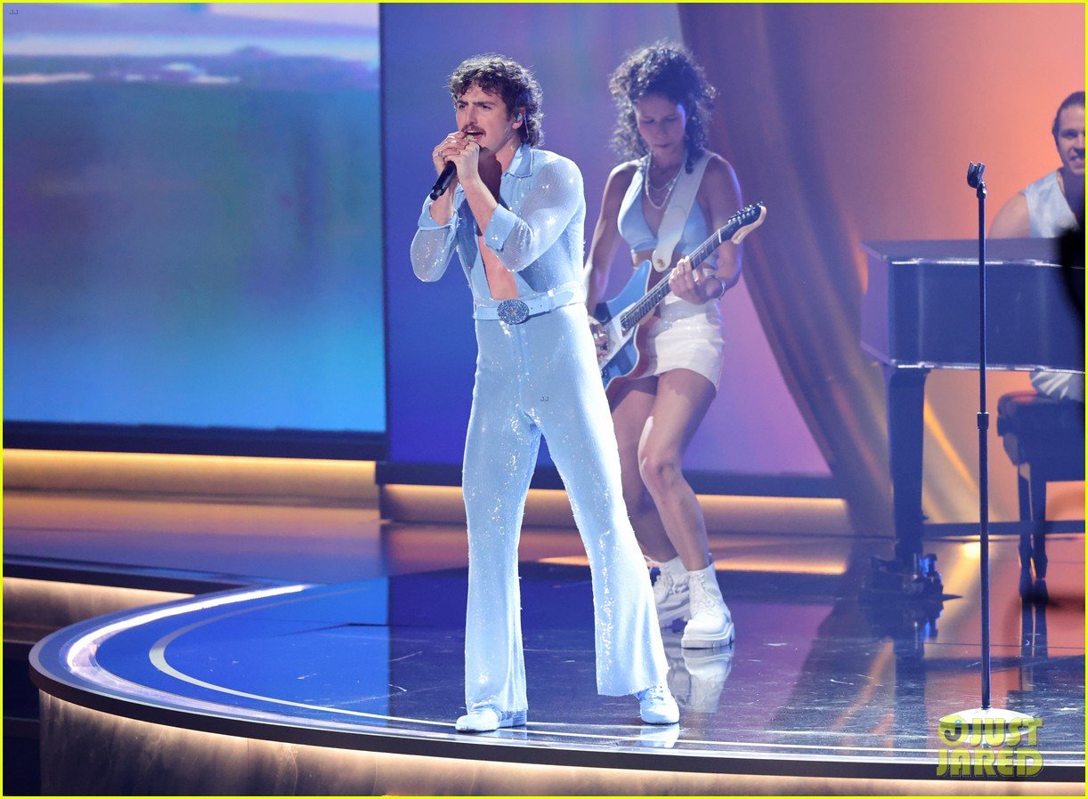 Benson Boone Goes Viral for Crotch Grab During Grammys 2025 Performance of 'Beautiful Things ...