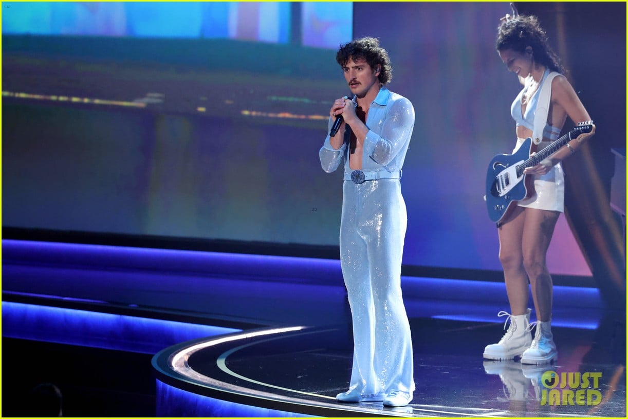 Benson Boone Goes Viral for Crotch Grab During Grammys 2025 Performance of 'Beautiful Things ...