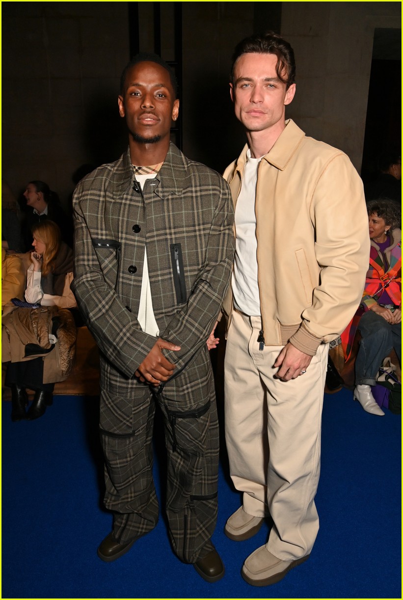 Nicholas Hoult, Orlando Bloom, 'Stranger Things' Stars, & More Attend ...