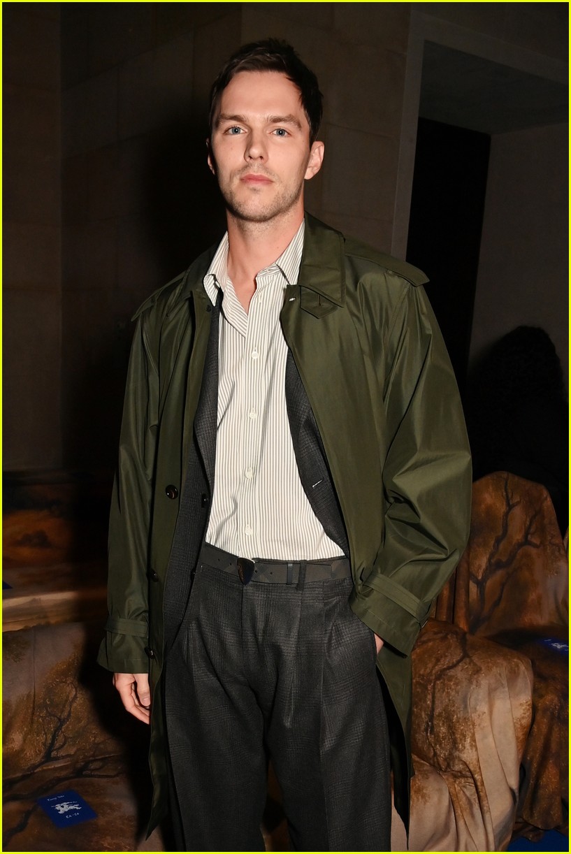 Nicholas Hoult, Orlando Bloom, 'Stranger Things' Stars, & More Attend ...