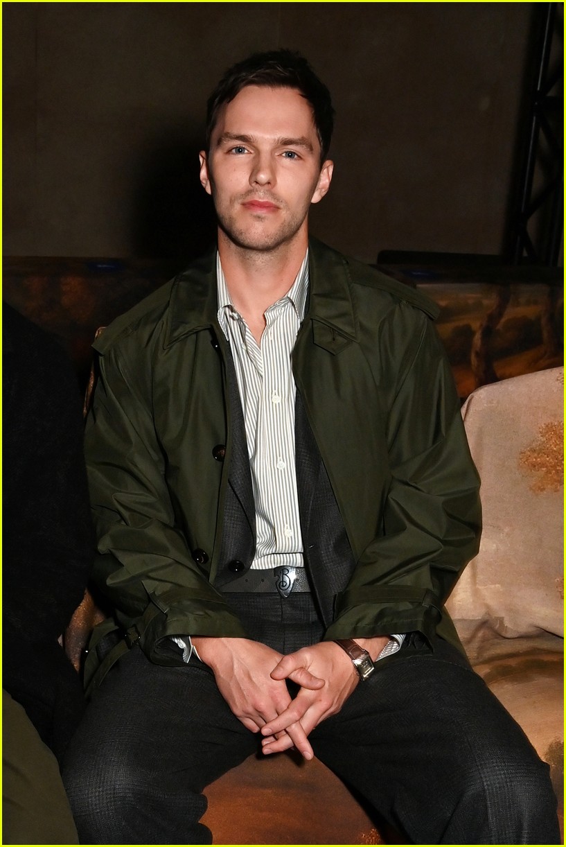 Nicholas Hoult, Orlando Bloom, 'Stranger Things' Stars, & More Attend ...