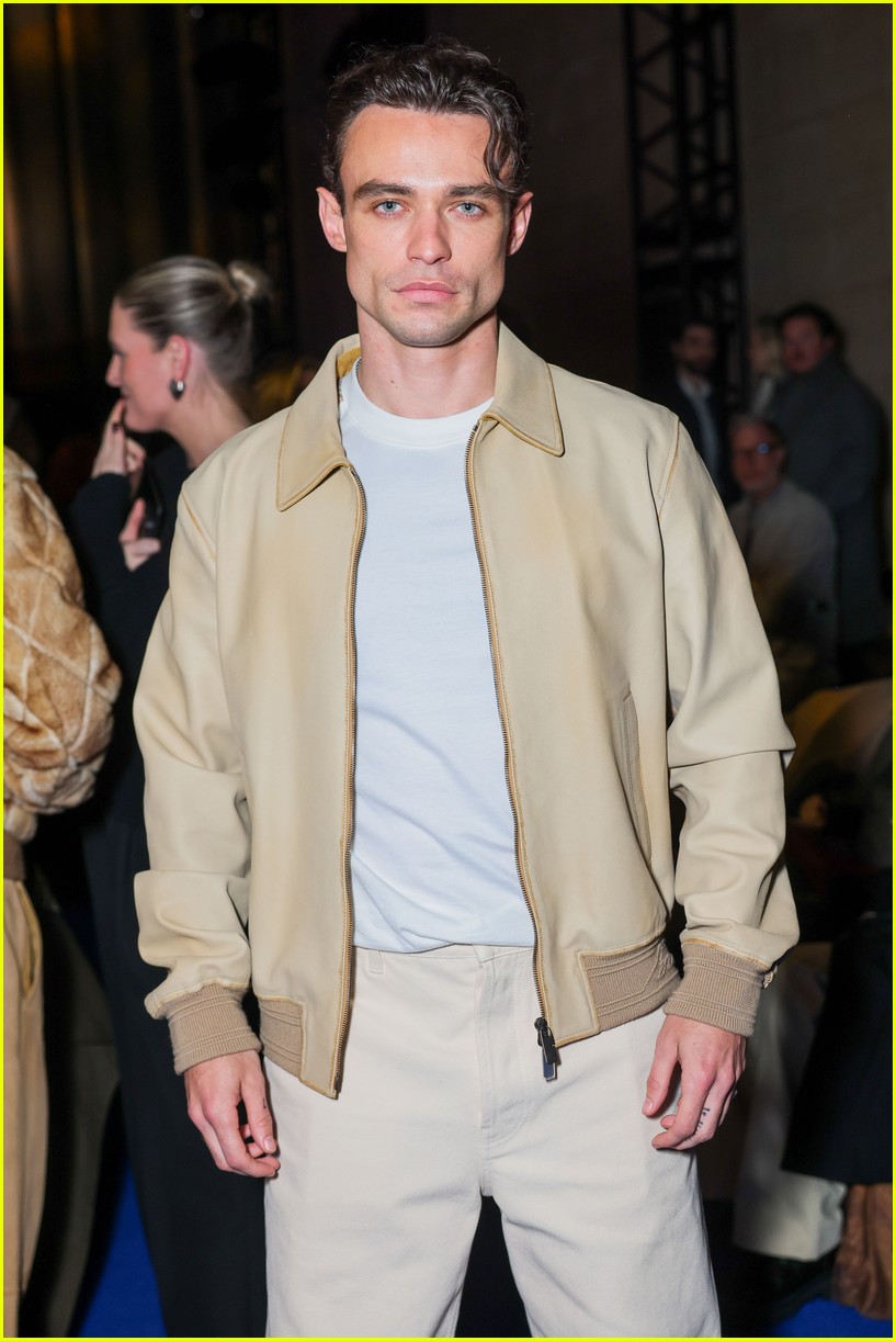 Nicholas Hoult, Orlando Bloom, 'Stranger Things' Stars, & More Attend ...