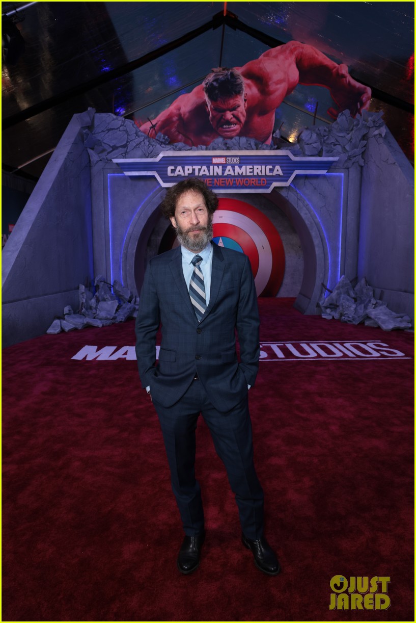 Anthony Mackie Joins Harrison Ford, Danny Ramirez, & More at 'Captain ...