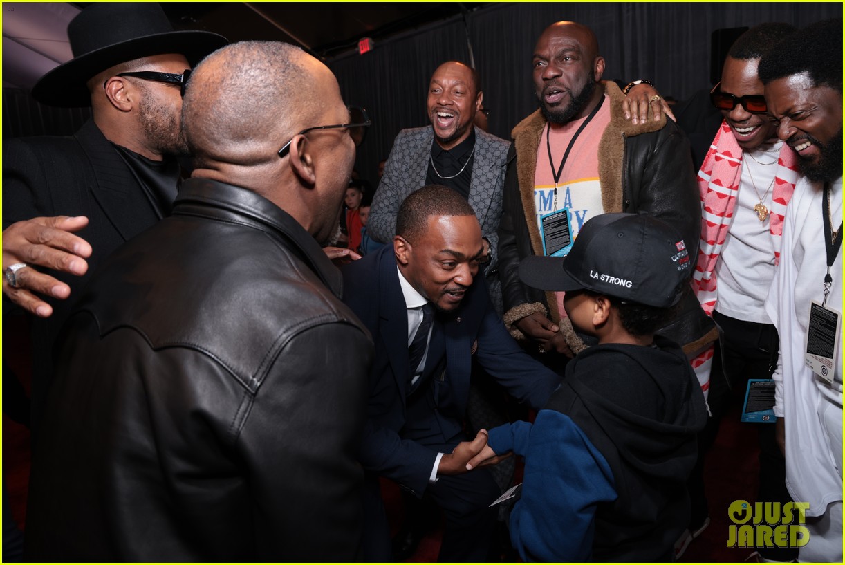 Anthony Mackie Joins Harrison Ford, Danny Ramirez, & More at 'Captain ...