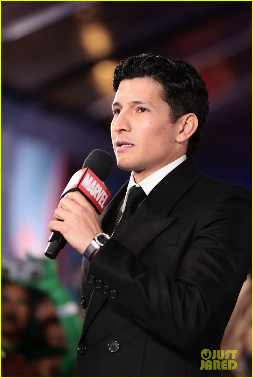 Anthony Mackie Joins Harrison Ford, Danny Ramirez, & More at 'Captain ...