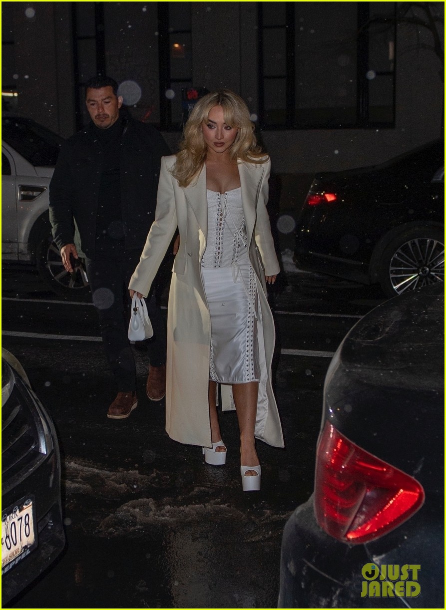 Sabrina Carpenter Braves Snowy Weather for Night Out in NYC: Photo ...