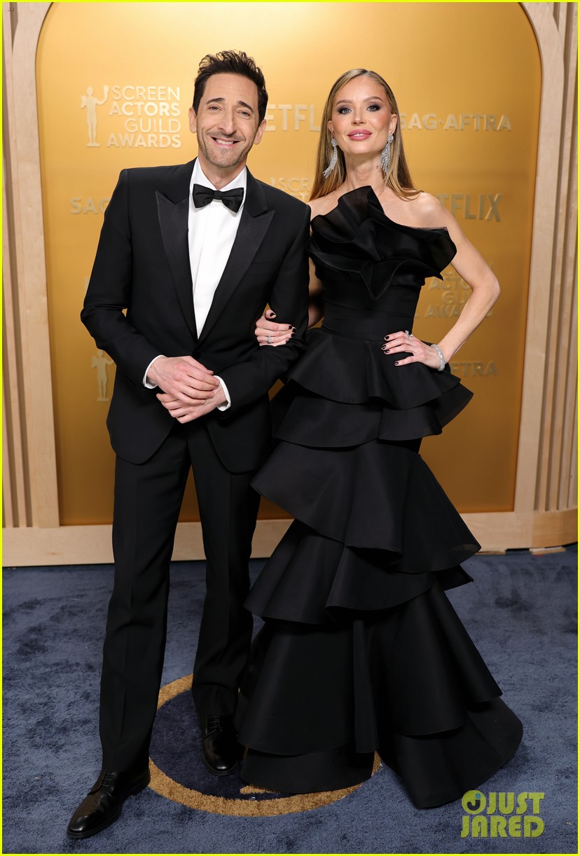 Adrien Brody is Joined by Girlfriend Georgina Chapman at SAG Awards ...