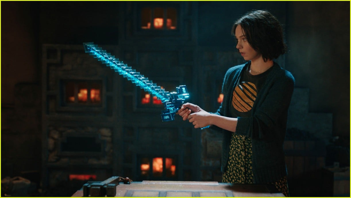 'A Minecraft Movie': Jennifer Coolidge Makes a Cameo In New Trailer ...