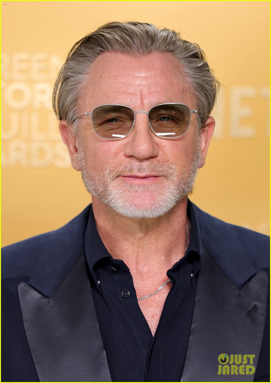 Daniel Craig & Drew Starkey Support 'Queer' At SAG Awards 2025: Photo ...