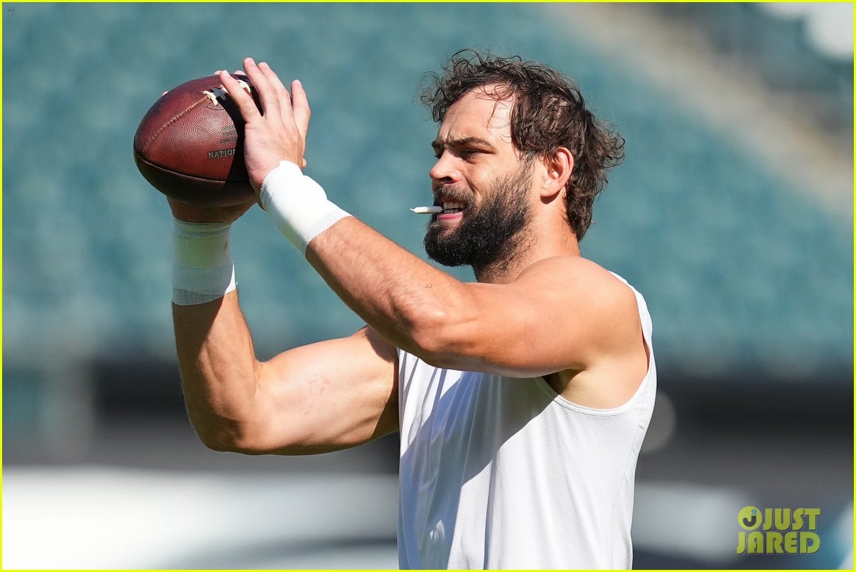 Who Is Dallas Goedert's Girlfriend? Meet Aria Meyer & See Their Cute ...