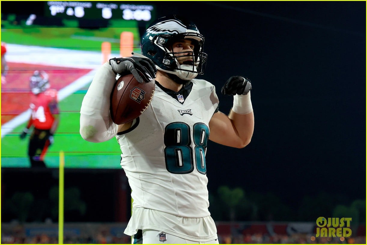 Who Is Dallas Goedert's Girlfriend? Meet Aria Meyer & See Their Cute ...