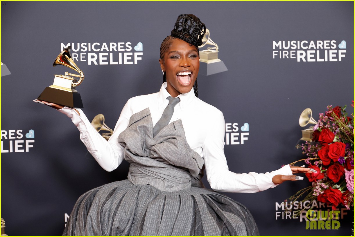 'Nosebleeds' Lyrics: Doechii Drops New Single After Grammys 2025 Win - Listen Now!: Photo ...