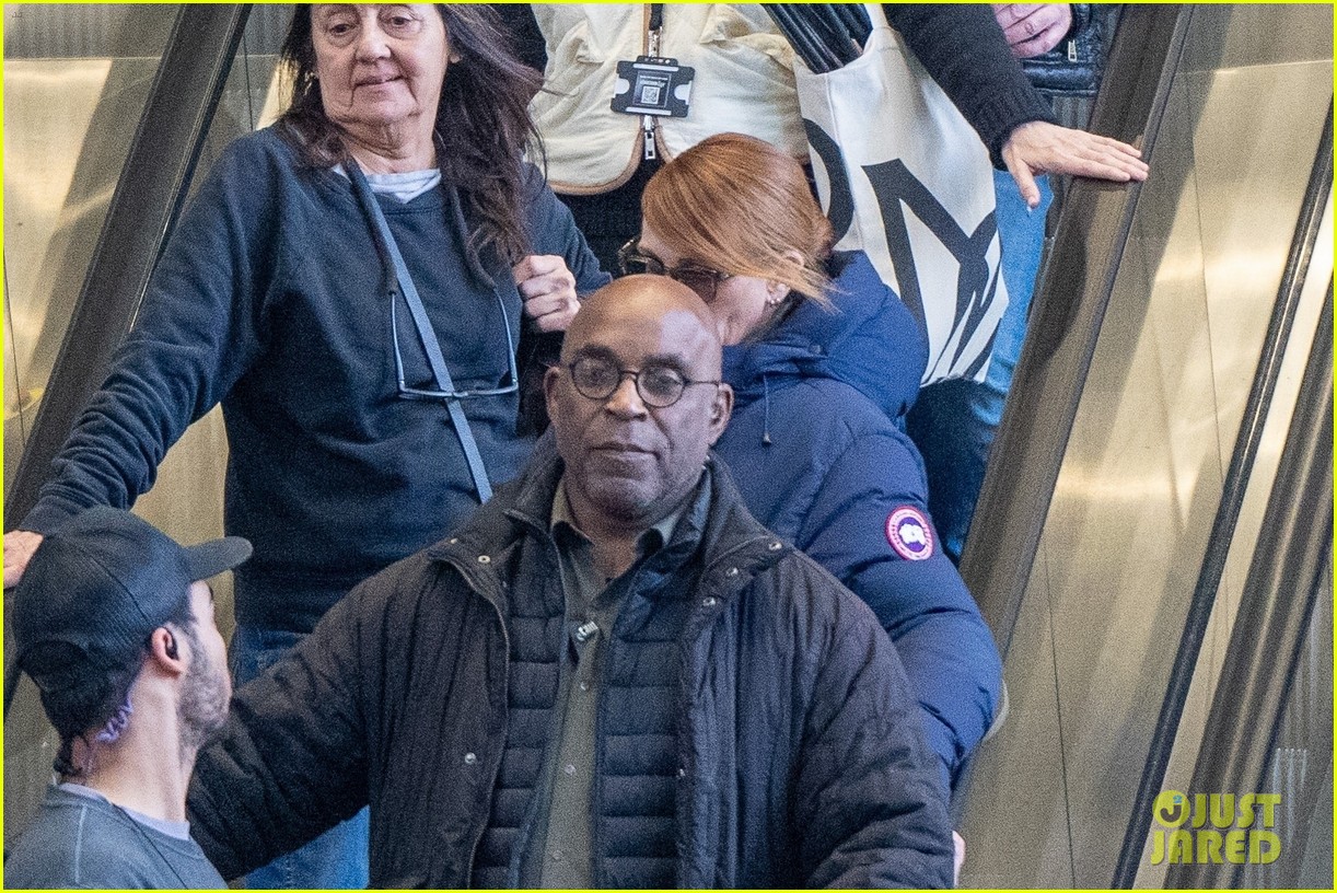 Eddie Redmayne Sports Scruffy Look on Set of 'Panic Carefully' in ...