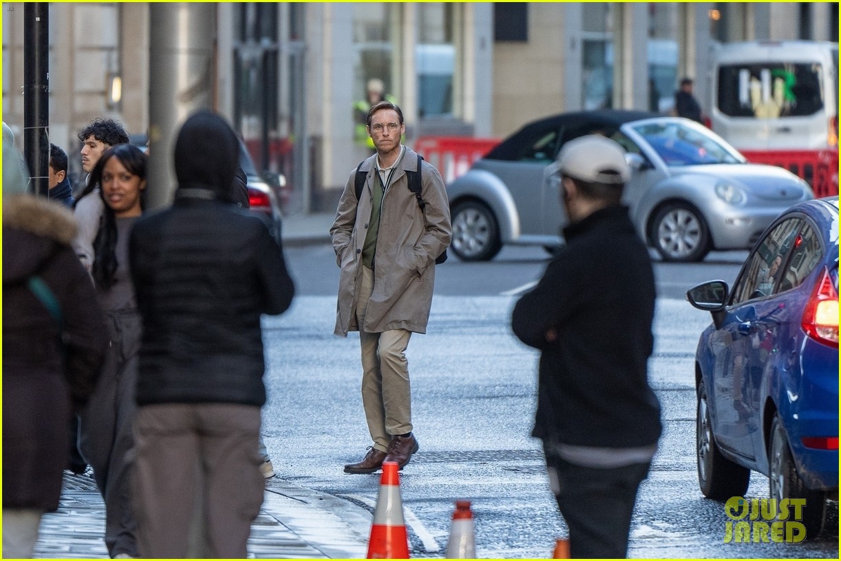 Eddie Redmayne Sports Scruffy Look on Set of 'Panic Carefully' in ...