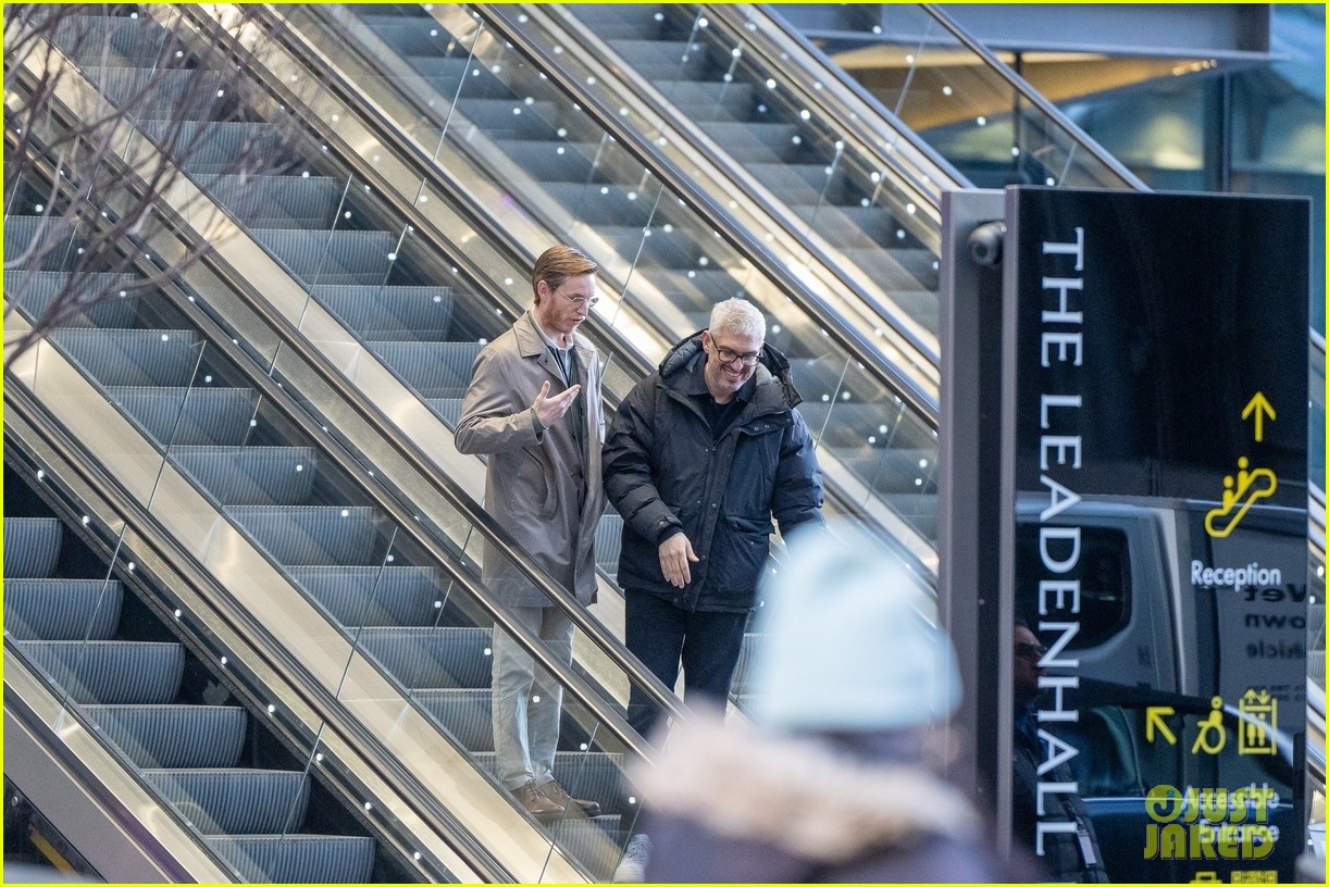 Eddie Redmayne Sports Scruffy Look on Set of 'Panic Carefully' in ...