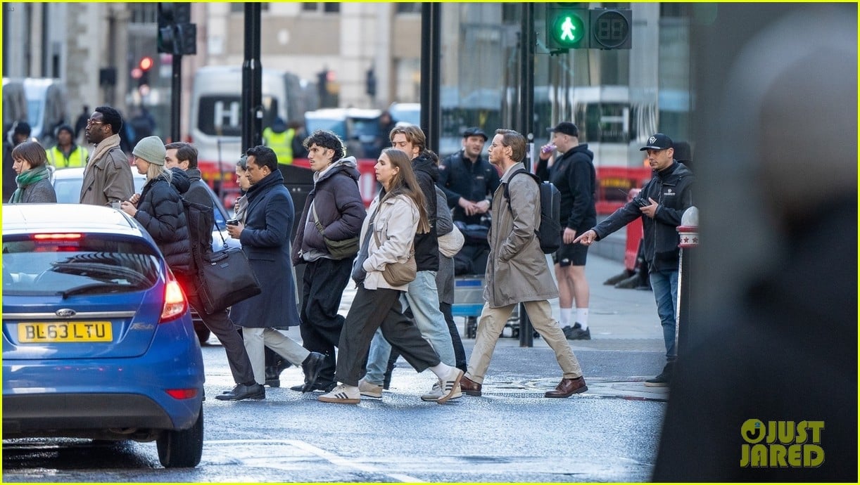 Eddie Redmayne Sports Scruffy Look on Set of 'Panic Carefully' in ...