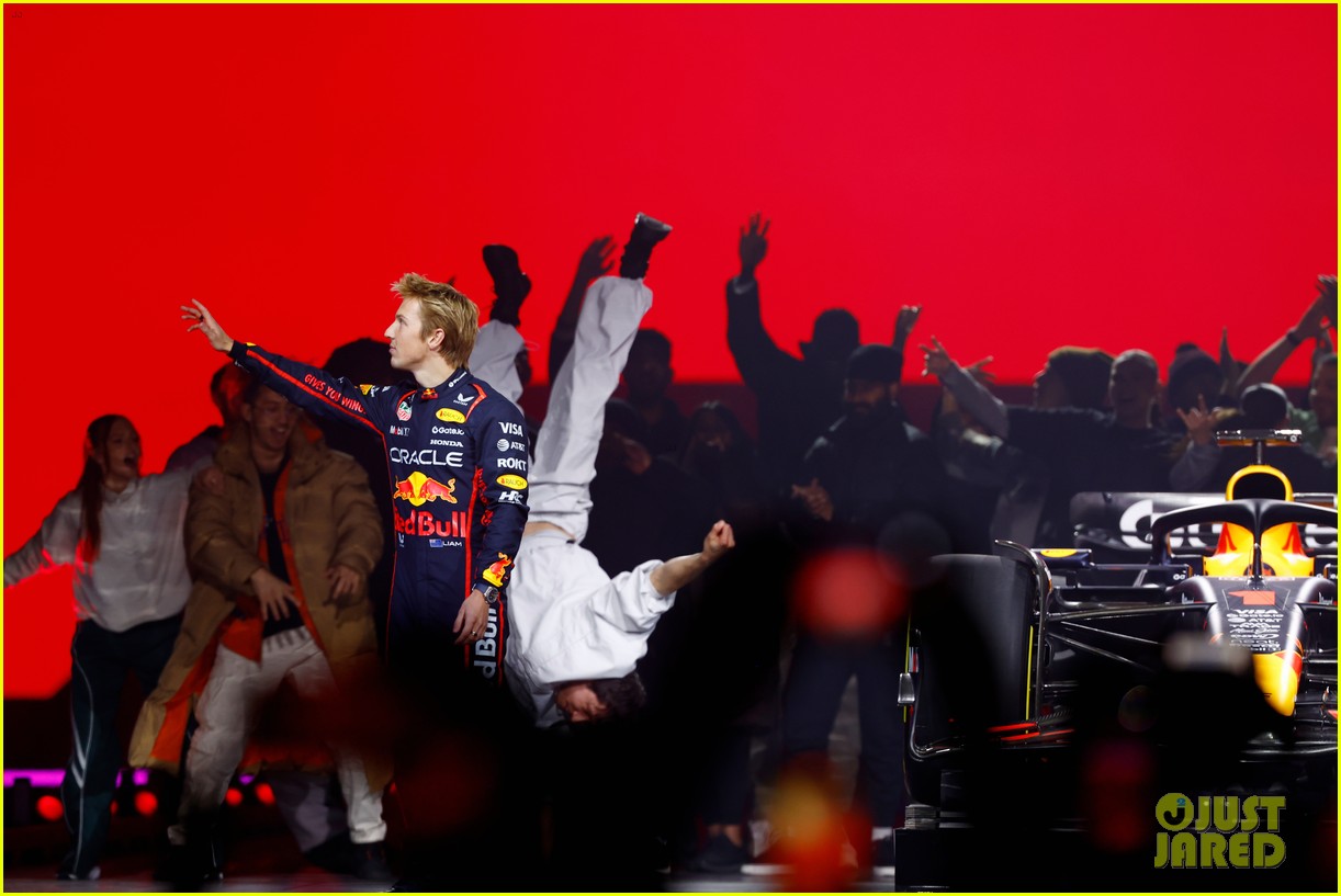 F1 Stars Lewis Hamilton, Lando Norris, Liam Lawson & More Attend F1 75 ...