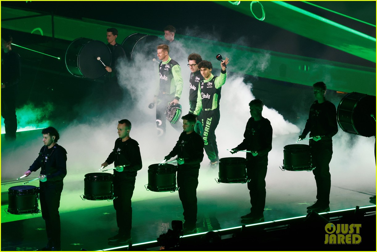 F1 Stars Lewis Hamilton, Lando Norris, Liam Lawson & More Attend F1 75 ...